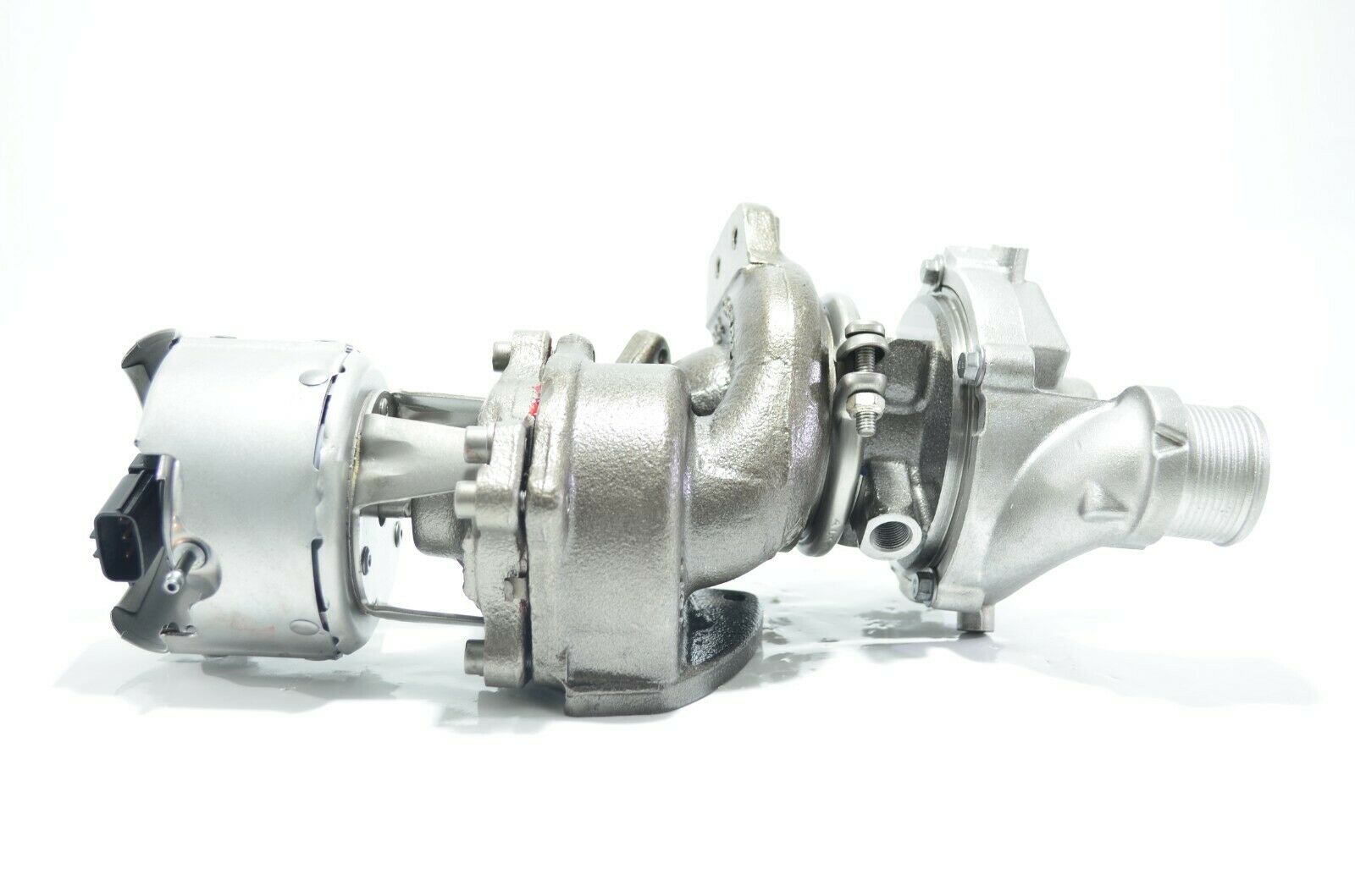 Turbocharger Land Rover Discovery (right) | Drivehsaft Services